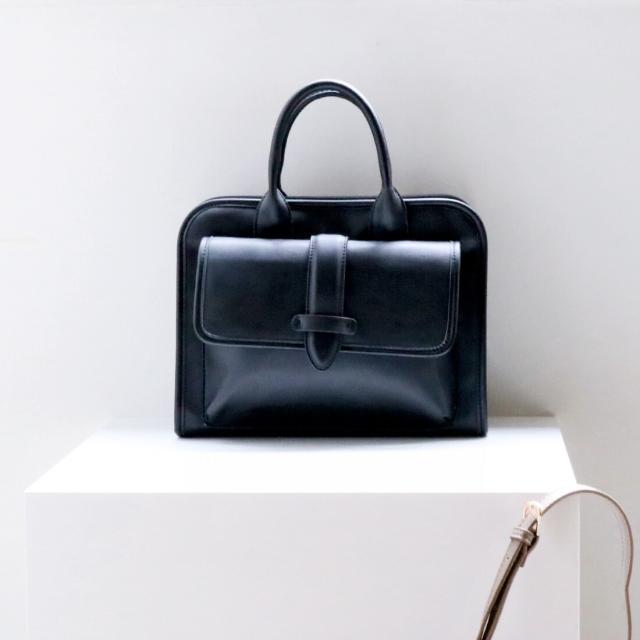 カシュカシュ（cache cache）/カシュカシュ cachecache / ベルトフラップ2wayパーテーショントートの通販はau PAY マーケット - Brand Square by ...