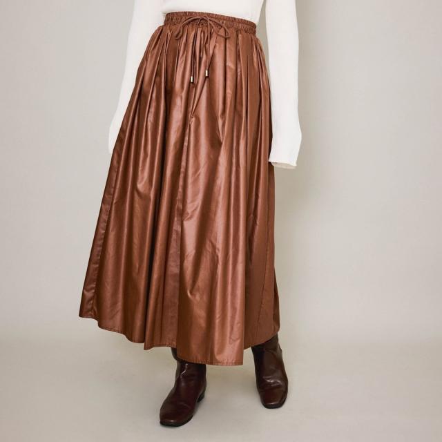 クイーンズコート（QUEENS COURT）/シアーレザー調フレアスカート≪手洗い可能≫