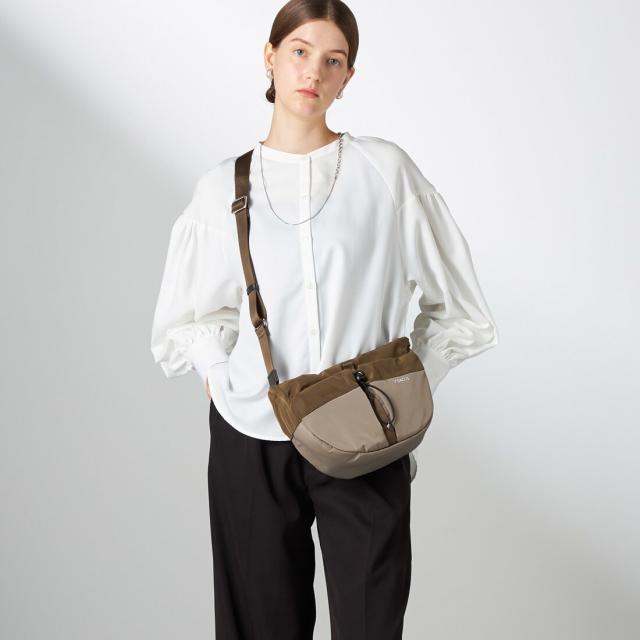 イザック（Y’saccs）/ドローストリング コンビカラーショルダー mini