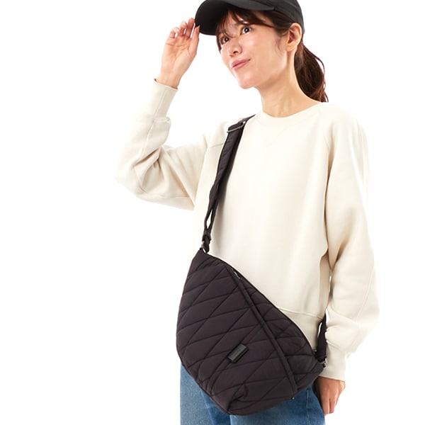 イザック（Y’saccs）/バイアスキルトショルダー