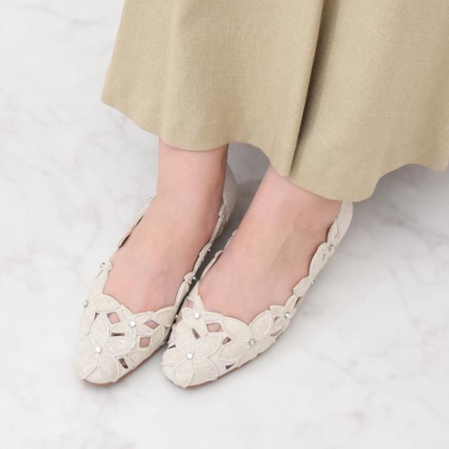 ブリジット バーキン（Bridget Birkin）/Bridget Birkin◆2cmヒール◆フラワーカットワークラメパンプス