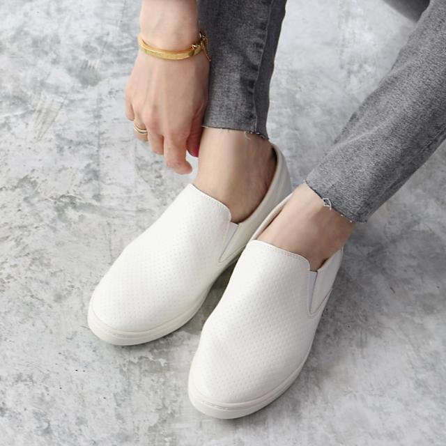 フィン（Fin）/パンチングスリッポン