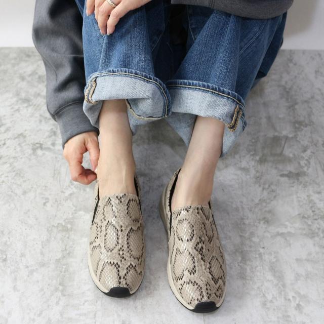 フィン（Fin）/【低反発スポンジ入り】厚底スリッポン