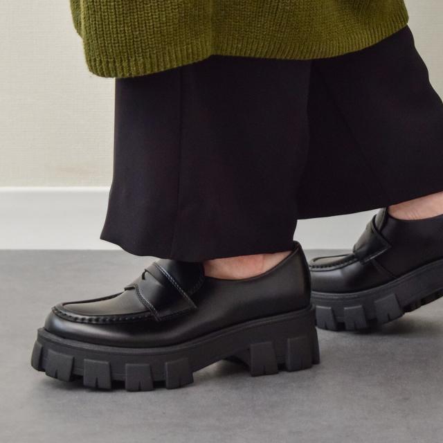 ラウンドアバウト（Round About）/25秋冬新作◆Round About◆5．5cmヒール◆ラギットソールローファー