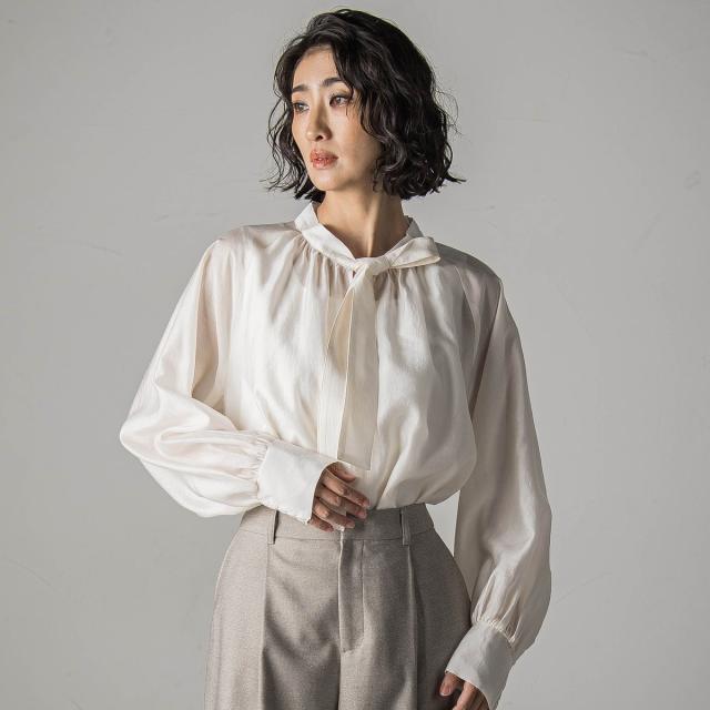 ラエフ（la．f．．．）/シャイニーボウタイブラウス≪洗濯機で洗える≫