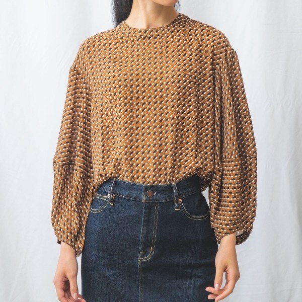 ナラカミーチェ（NARACAMICIE）/ジョーゼット幾何プリント変形スリーブブラウス