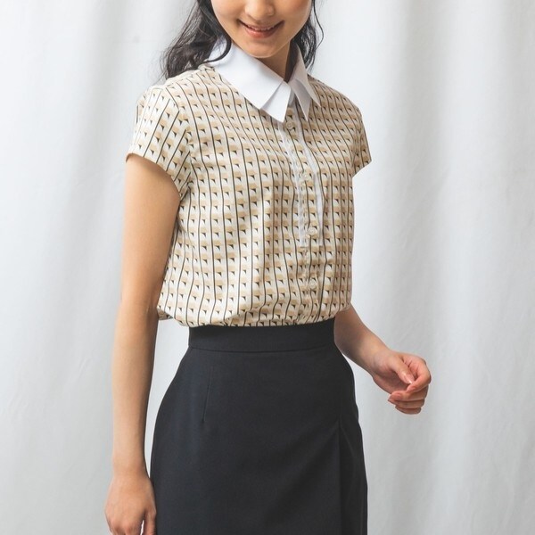 ナラカミーチェ（NARACAMICIE）/幾何プリントコットンホワイトカラーブラウス