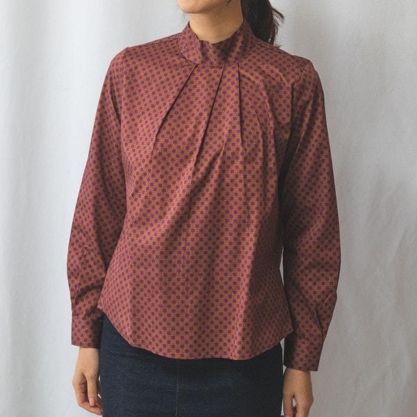 ナラカミーチェ（NARACAMICIE）/【NARACAMICIE】クロバー幾何プリントスタンドネックブラウス