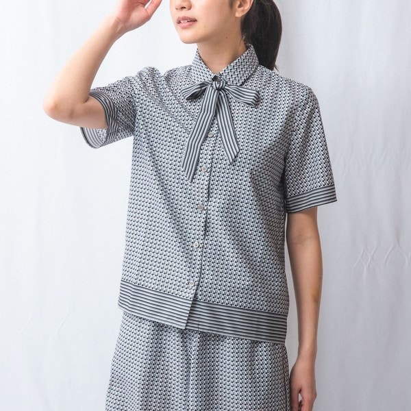 ナラカミーチェ（NARACAMICIE）/【NARACAMICIE】【セットアップ対応】幾何柄ボウタイ半袖ブラウス