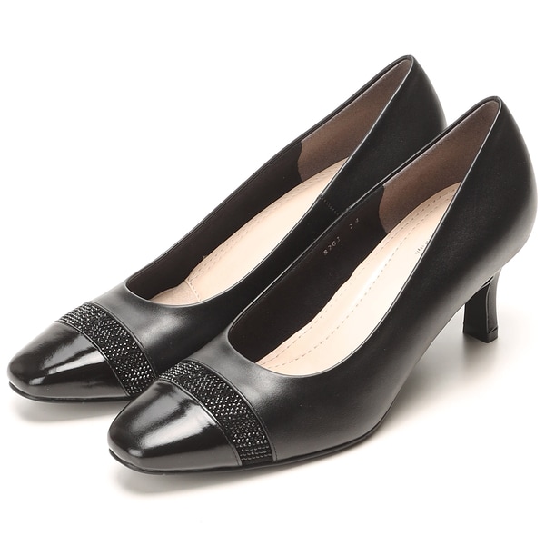 ユニティー（unity）/スクエアトゥ素材コンビパンプス