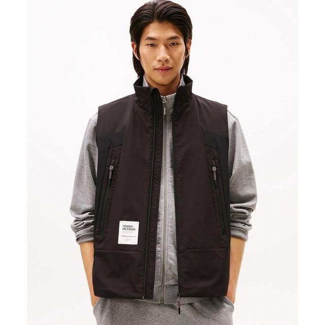 トミー ヒルフィガー（ ）/MODERN ATHLETICライトウェイトパデッドナイロンベスト