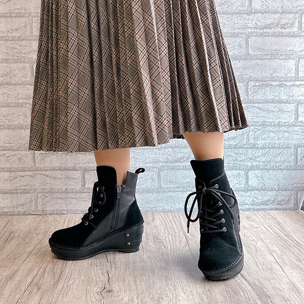 ヒナ デイ グリーン（Hina Day Green）/厚底 スエードレザー レースアップ ショートブーツ