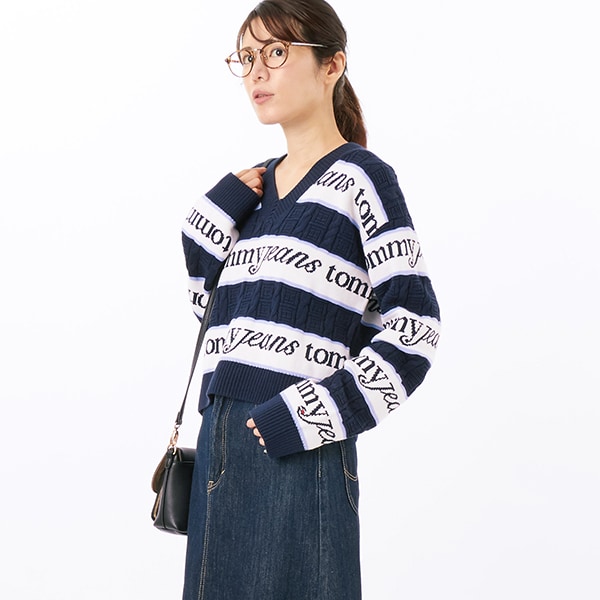 トミー ジーンズ（ JEANS）/ストライプロゴVネックセーター