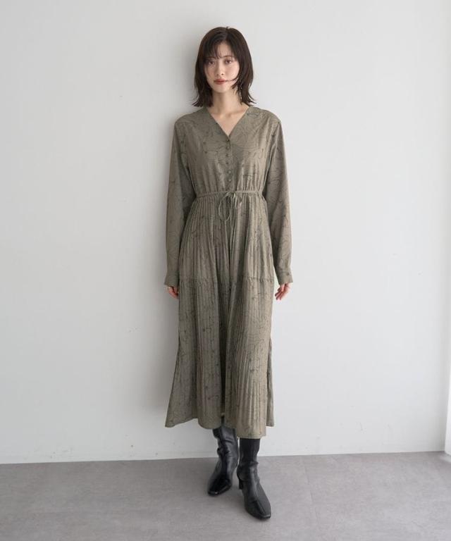 イェッカ ヴェッカ（YECCA VECCA）/ラインボタニカル柄プリーツワンピース