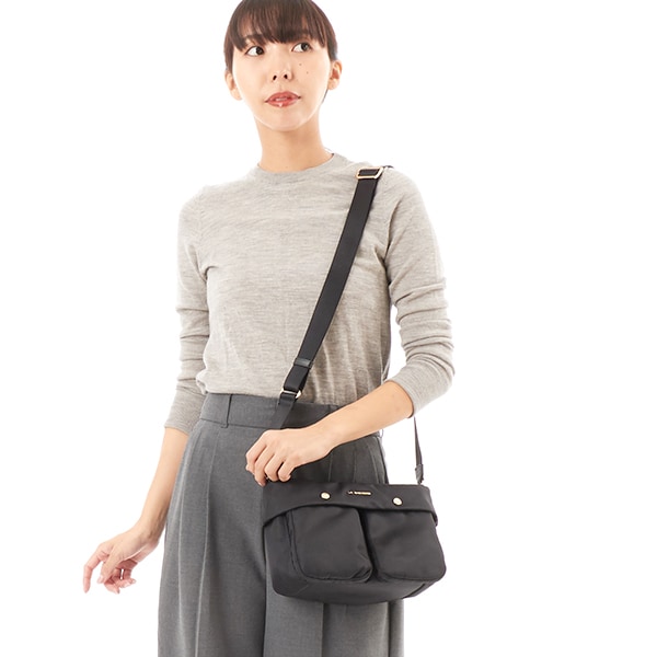 ラ バガジェリー（LA BAGAGERIE）/ダブルフロントポケットショルダー