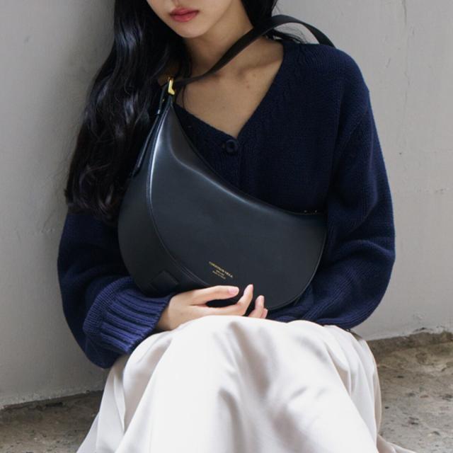 クリスチャンヴィラ（CHRISTIAN VILLA）/CHRISTIAN VILLA◆ミディアムサイズレザーホーボーバッグ