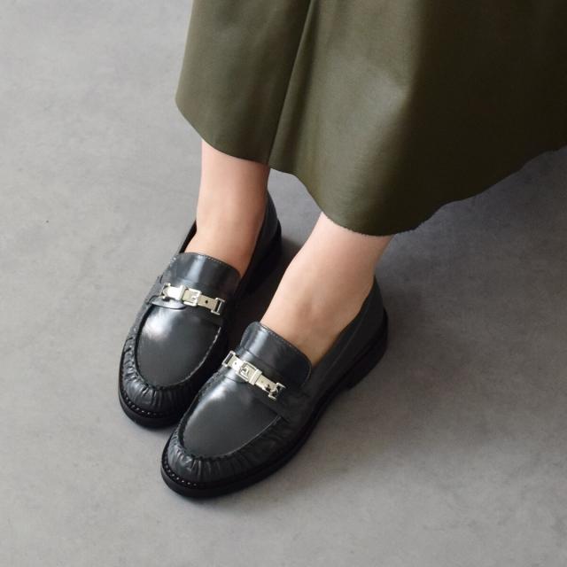 インターショシュール（INTER−CHAUSSURES）/INTER−CHAUSSURES◆2．8cmヒール◆ラウンドトウメタルベルトローファー