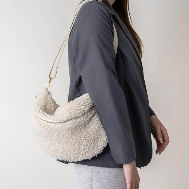 アンドレアカルドネ（Andrea Cardone）/Andrea Cardone◆レザーストラップボアショルダーバッグ