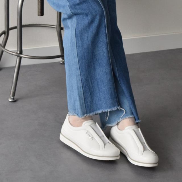 ブソラ（bussola）/bussola ブソラ◆2．5cmヒール◆撥水フラットスリッポンスニーカー