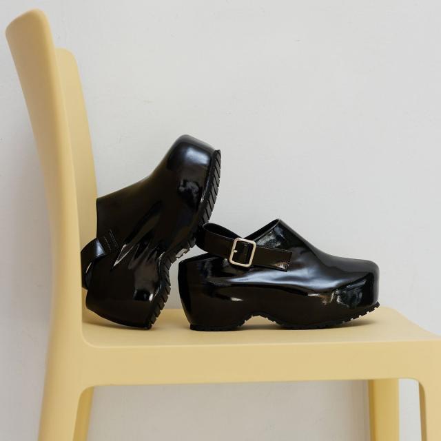 アダムエロペ（ADAM ET ROPE’）/バックベルトクロッグ