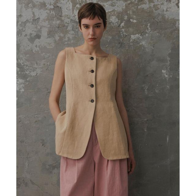 アダムエロペ（ADAM ET ROPE’）/【EMOELLE】スクエアネックジレトップス