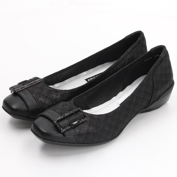 コンポジション9（composition9）/バックルモチーフスタイリッシュコンフォートパンプス