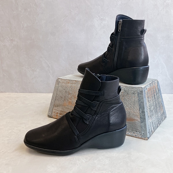 JS ハートレーベル（JS Heartlavel）/【25秋冬新作】極柔！軽量！日本製 シューレースデザイン レザーショートブーツ