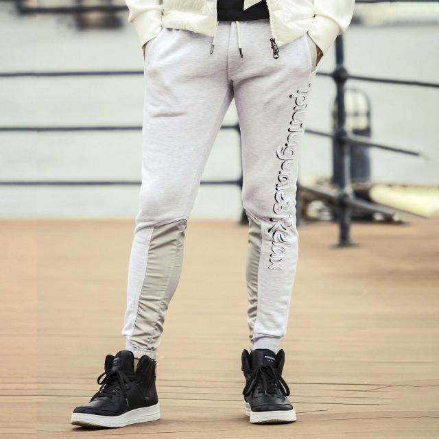 ウノピゥウノウグァーレトレ リラックス（1PIU1UGUALE3 RELAX）/1PIU1UGUALE3 RELAX カットロゴロングパンツ