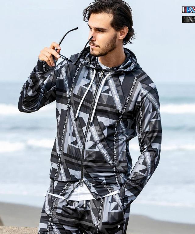 ウノピゥウノウグァーレトレ リラックス（1PIU1UGUALE3 RELAX）/1PIU1UGUALE3 RELAX ジオメトリックラッシュガードパーカー