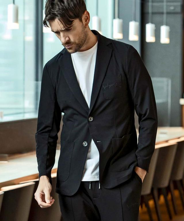 ウノピゥウノウグァーレトレ リラックス（1PIU1UGUALE3 RELAX）/1PIU1UGUALE3 RELAX アーチロゴカットソージャケット