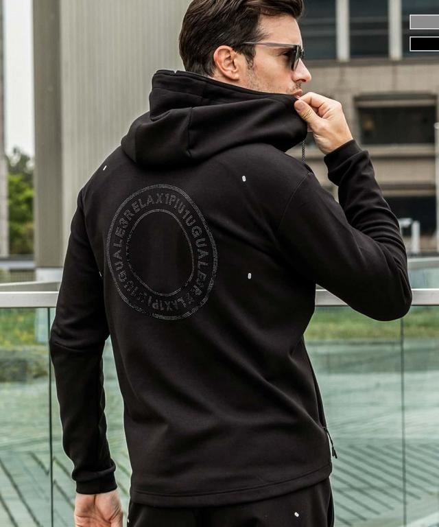 ウノピゥウノウグァーレトレ リラックス（1PIU1UGUALE3 RELAX）/1PIU1UGUALE3 RELAX ラインストーンサークルロゴパーカー