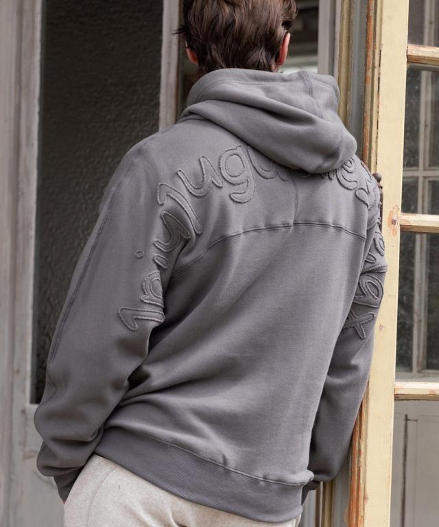 ウノピゥウノウグァーレトレ リラックス（1PIU1UGUALE3 RELAX）/1PIU1UGUALE3 RELAX バックロゴヘビースウェットフーディー