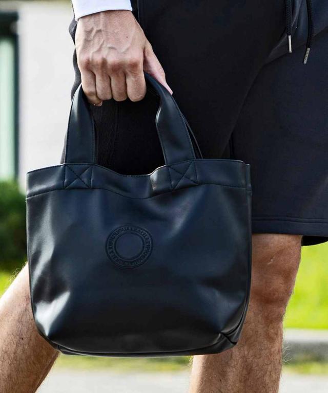 ウノピゥウノウグァーレトレ リラックス（1PIU1UGUALE3 RELAX）/1PIU1UGUALE3 RELAX サークルロゴPUランチバッグ