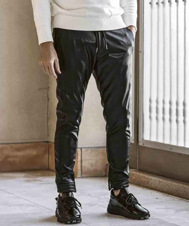 ウノピゥウノウグァーレトレ リラックス（1PIU1UGUALE3 RELAX）/1PIU1UGUALE3 RELAX シンセティックレザージョガーパンツ