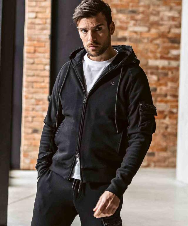 ウノピゥウノウグァーレトレ リラックス（1PIU1UGUALE3 RELAX）/1PIU1UGUALE3 RELAX ビッグファスナーカーゴポケットスウェットパーカー