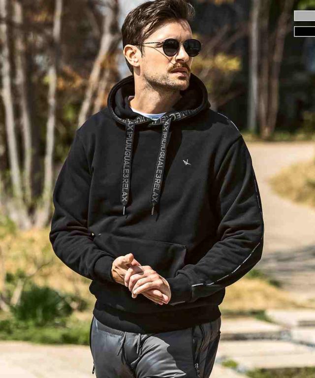 ウノピゥウノウグァーレトレ リラックス（1PIU1UGUALE3 RELAX）/1PIU1UGUALE3 RELAX パイピングロゴワイドスピンドルフーディー