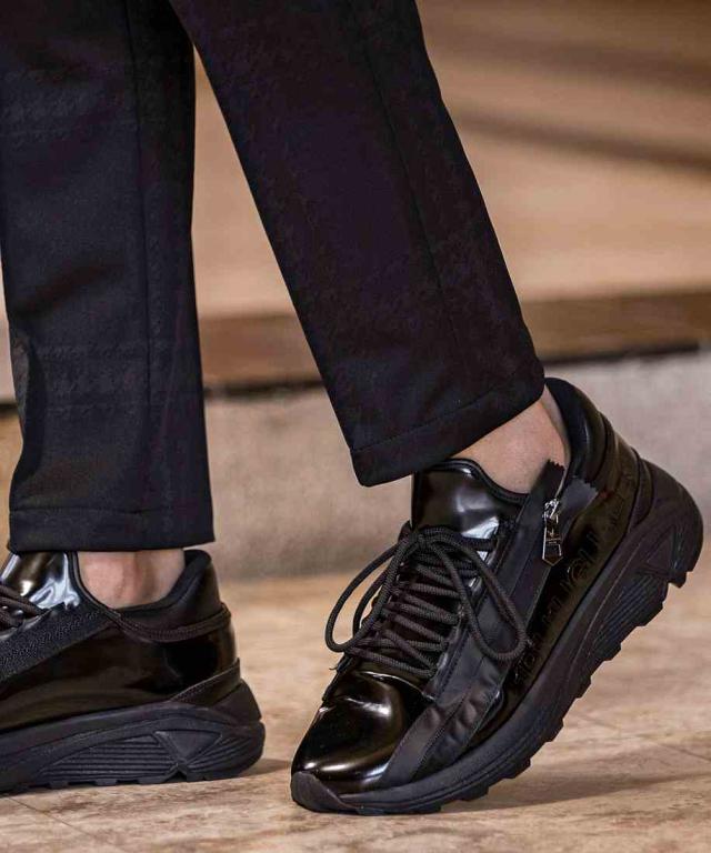 ウノピゥウノウグァーレトレ リラックス（1PIU1UGUALE3 RELAX）/1PIU1UGUALE3 RELAX サイドジップグロッシーロゴスニーカー