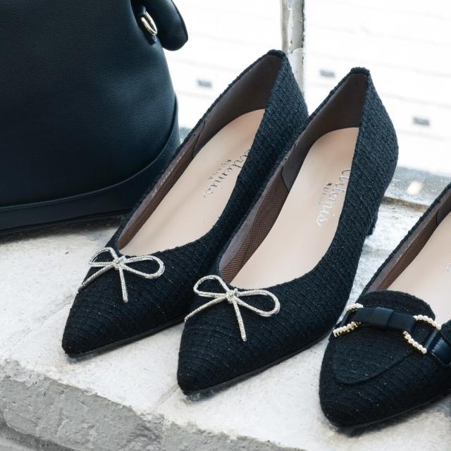 アルテミス by ダイアナ（artemis by DIANA）/【25秋冬新作】ラインストーンリボン　ツイードパンプス