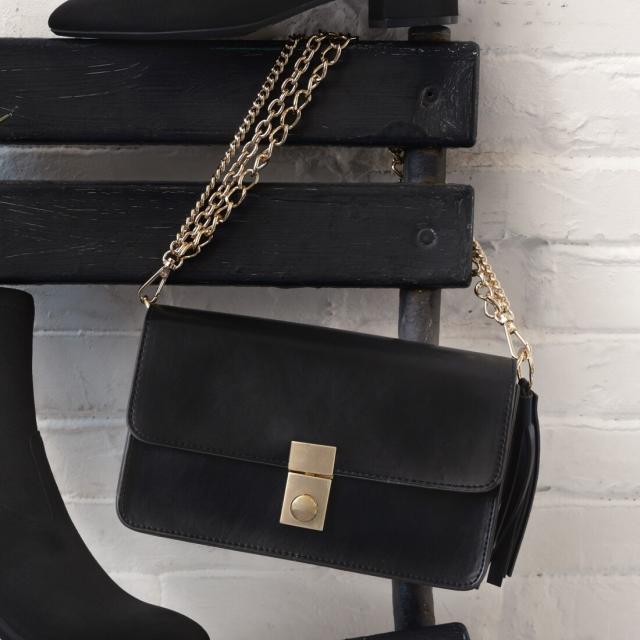 アルテミス by ダイアナ（artemis by DIANA）/【25秋冬新作】タッセルチャーム　2WAYショルダーバッグ