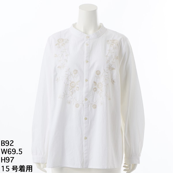 スーパーハッカフィーユ（super hakka feuille）/[15〜19号]コットンサンドウォッシュ テンドリルブルーム刺繍バンドカラーブラウス