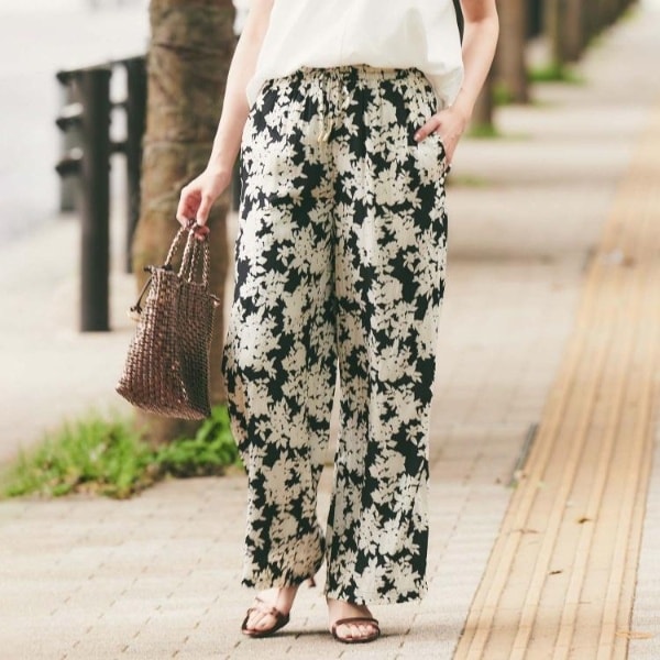 アンタイトル（UNTITLED）/【ウエストゴムワイド柄】モノトーンフラワーパンツ