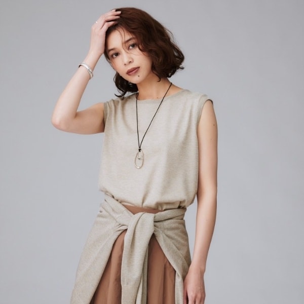 アンタイトル（UNTITLED）/【アンサンブル可秋カラー】シアーノースリーブ プルオーバー