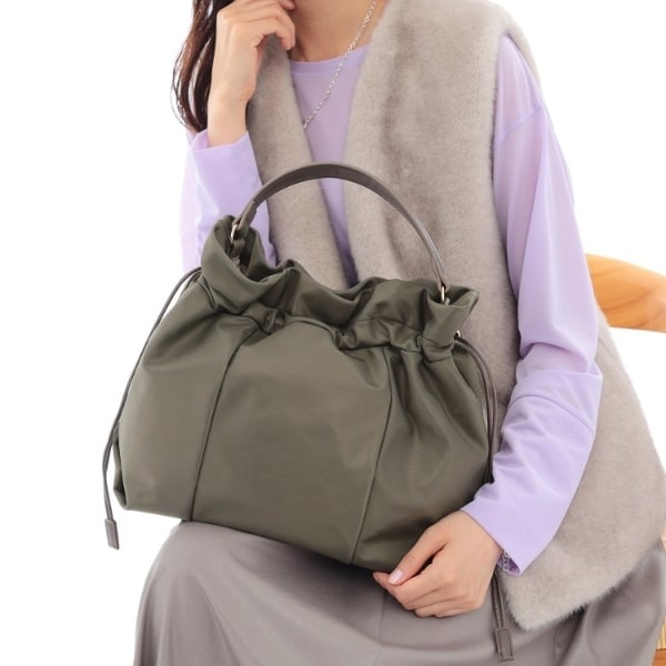 インディヴィ（INDIVI）/ミドルドロストバッグ