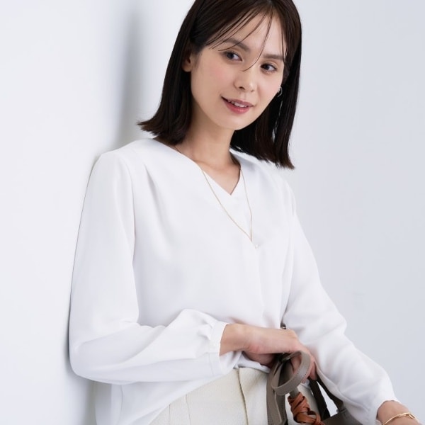 インディヴィ（INDIVI）/【通勤／イージーケア】Vネック ジョーゼットブラウス