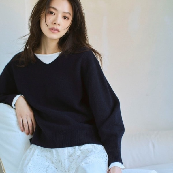 インディヴィ（INDIVI）/【洗える／カシミヤ混】ミドルゲージVネックニット