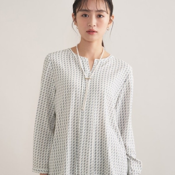 インディヴィ（INDIVI）/【セレモニー／洗える／透けにくい】ジオメ柄プリントブラウス