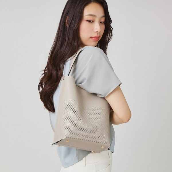 クード シャンス（COUP DE CHANCE）/2WAYパンチングトート／バケツ型／ミニポーチ付き／軽量