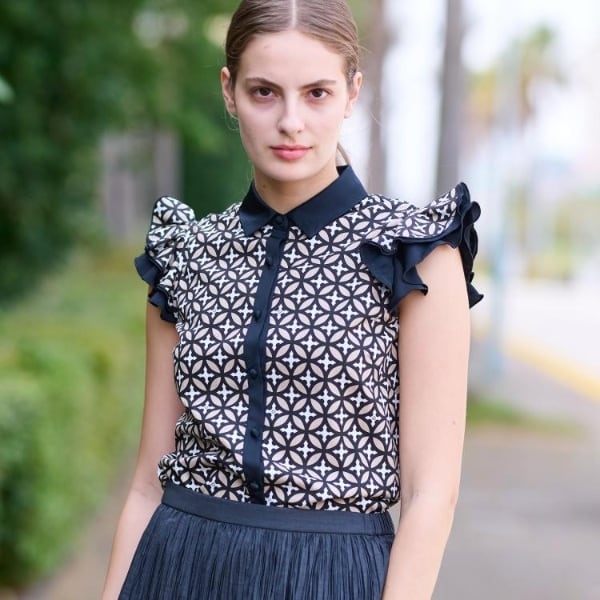 ドレステリア（DRESSTERIOR）/【大人百花春号掲載 モデル美香さん着用】オーバーラップウィングスリーブブラウス