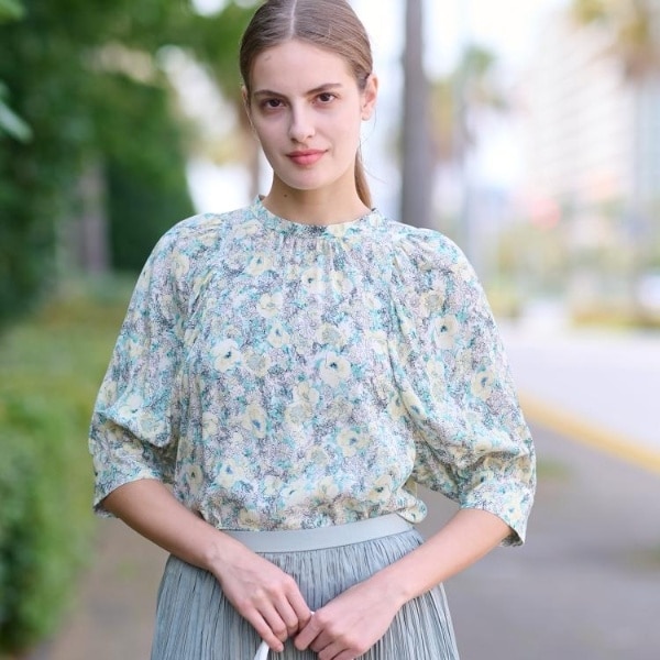 ドレステリア（DRESSTERIOR）/【着映え／花柄】フラワープリントボリュームスリーブブラウス