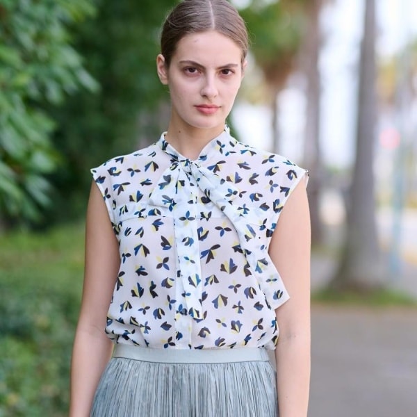 ドレステリア（DRESSTERIOR）/【洗えるきれいめ】シアーリーフプリントボウタイブラウス